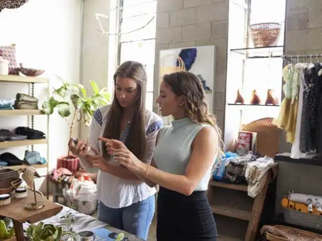 These 8 gestures of a salesperson will decide if you are going to get a ...