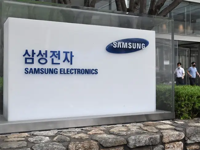 With consumer economy in tatters, Samsung faces a Darwinian moment in ...