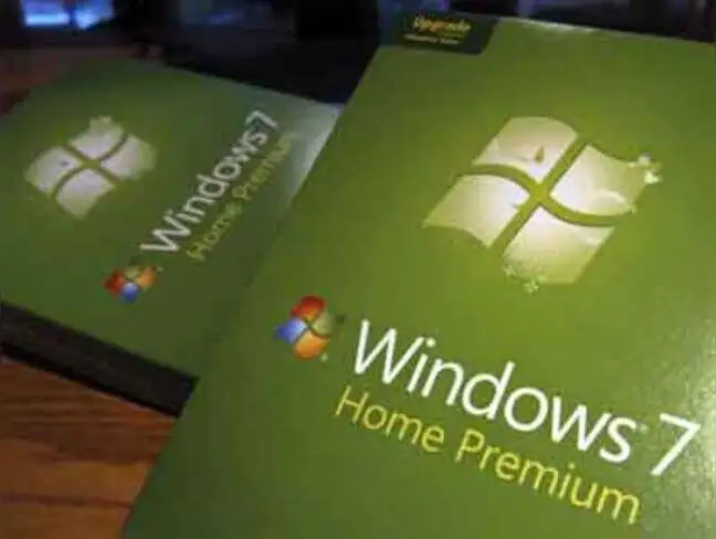 Pirated version of Windows 7 on sale at Rs 50 per CD - The Economic Times