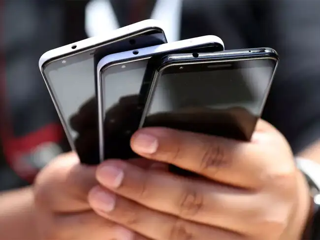mobile phone export: Mobile phone export grows over 8-fold to Rs 11,200 ...